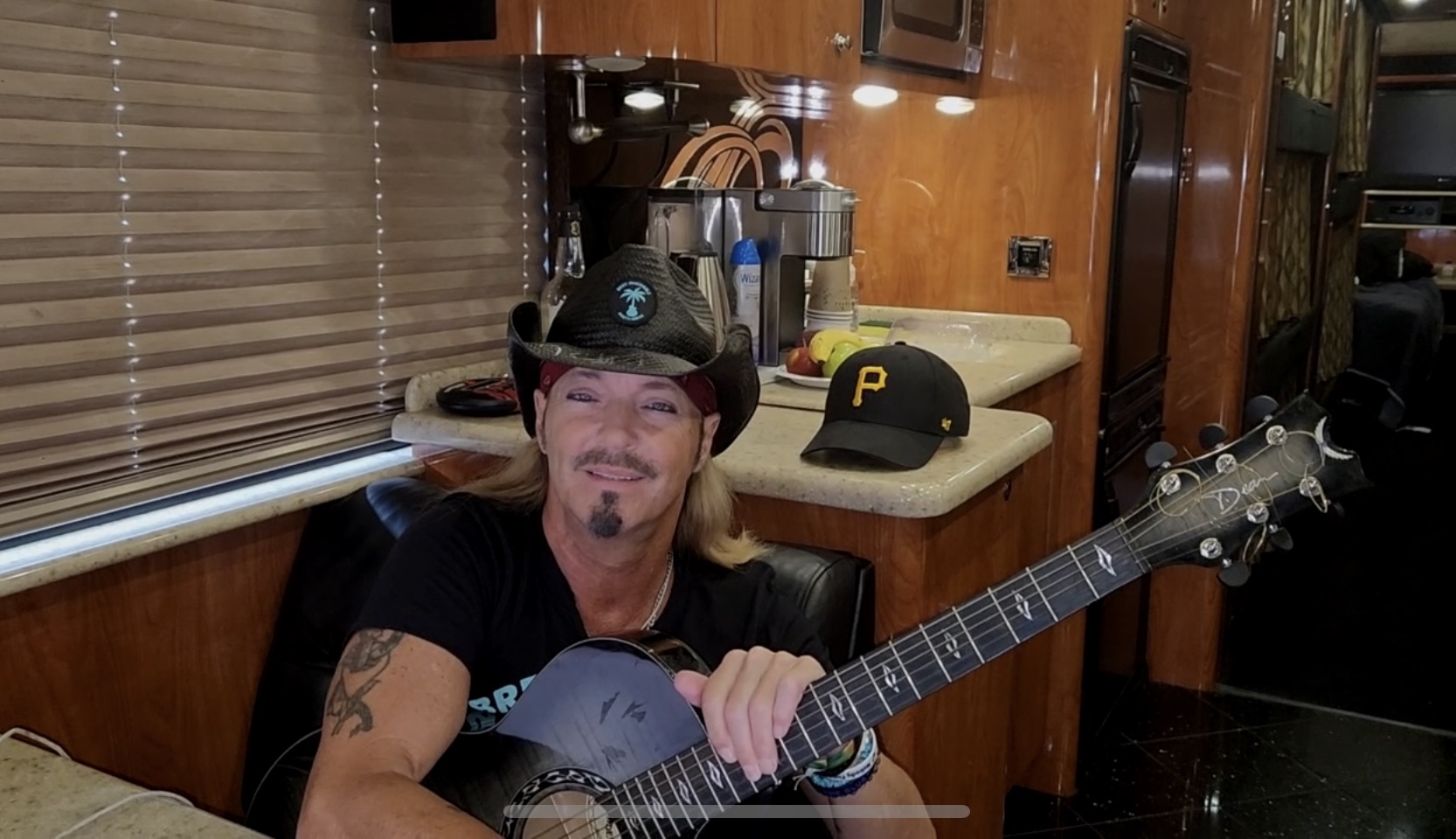 (Video) Bret Michaels Reads The Parti-Gras Hit List? - Bret Michaels ...